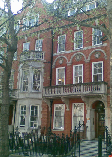 134/136 Buckingham Palace Road, London, SW1 - Mellersh & Harding